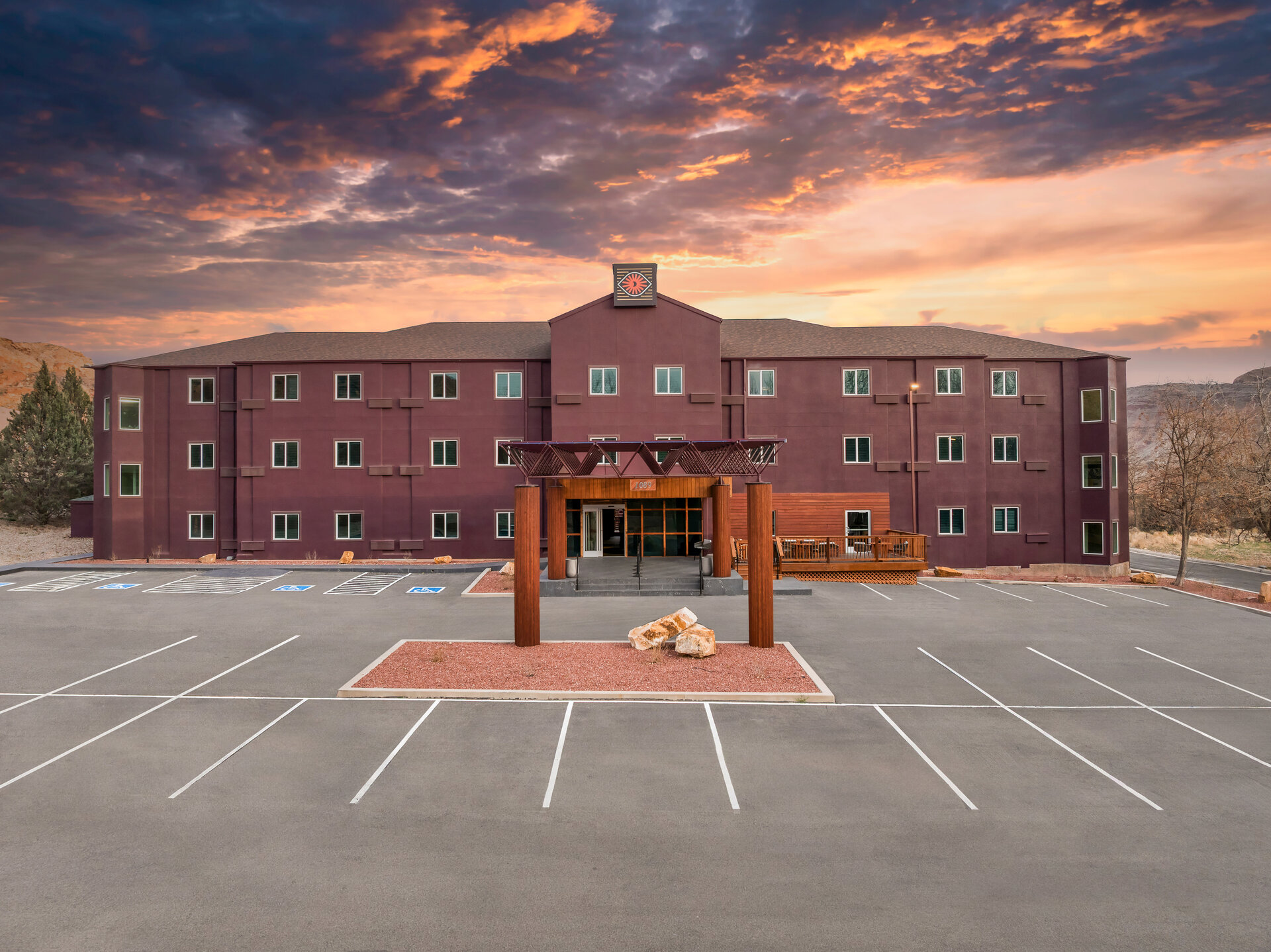 Wolfe's Moab | Hotels in Moab, Utah near Wolfe's Ranch