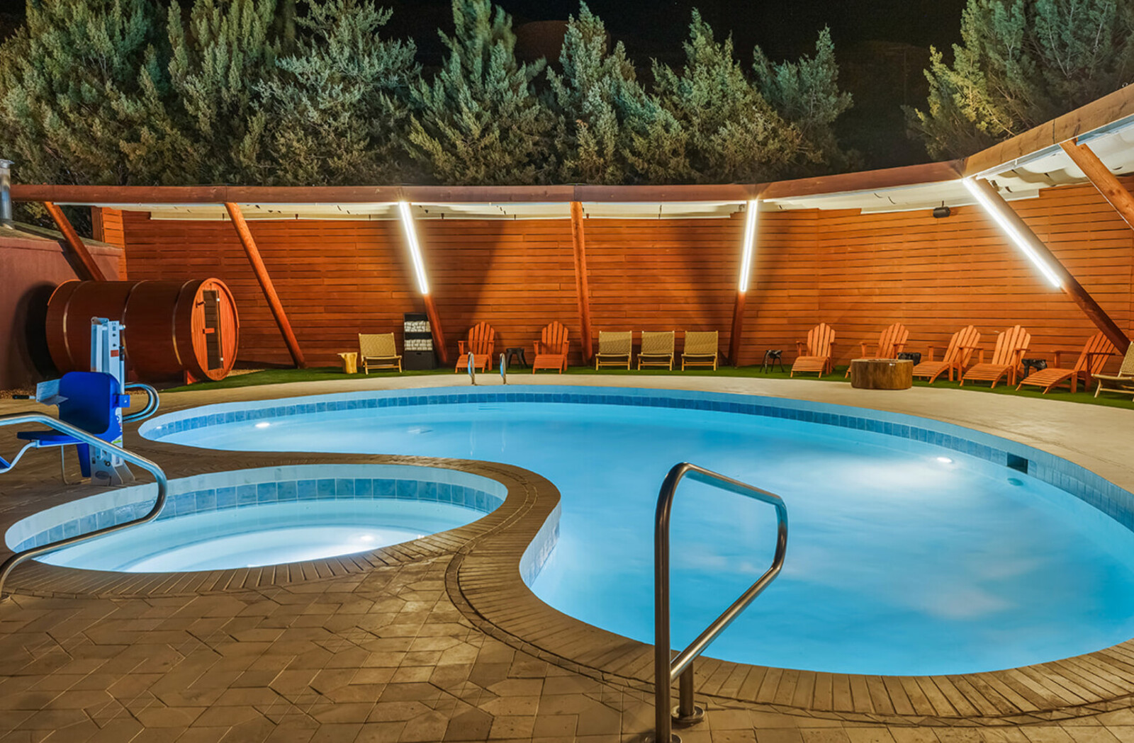 Pool & Sauna